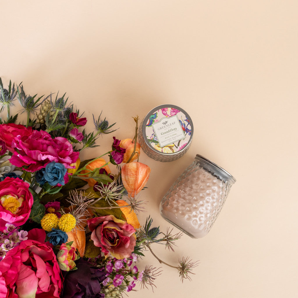 Grandiflora Signature Candle – Greenleaf Gifts